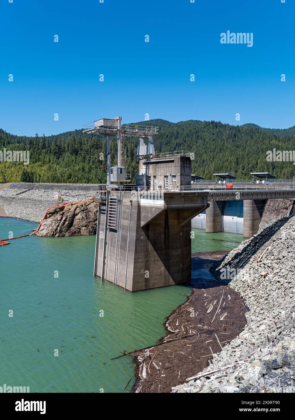 Hydroelectric dam spillway gates hi-res stock photography and images ...