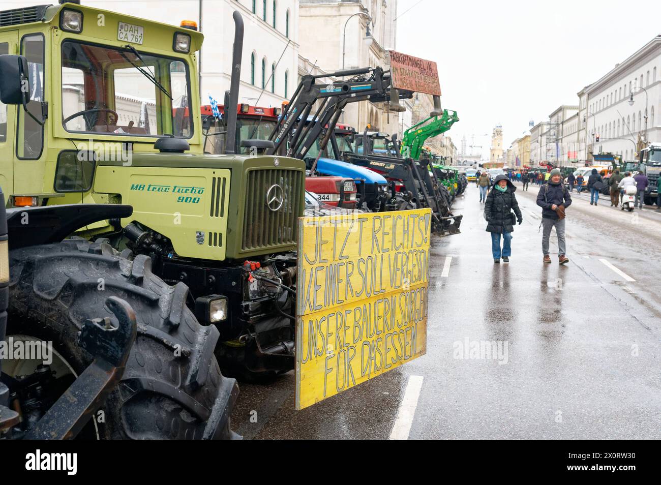Bauernproteste Bauernproteste in München auf der Leopoldstraße Jetzt ...