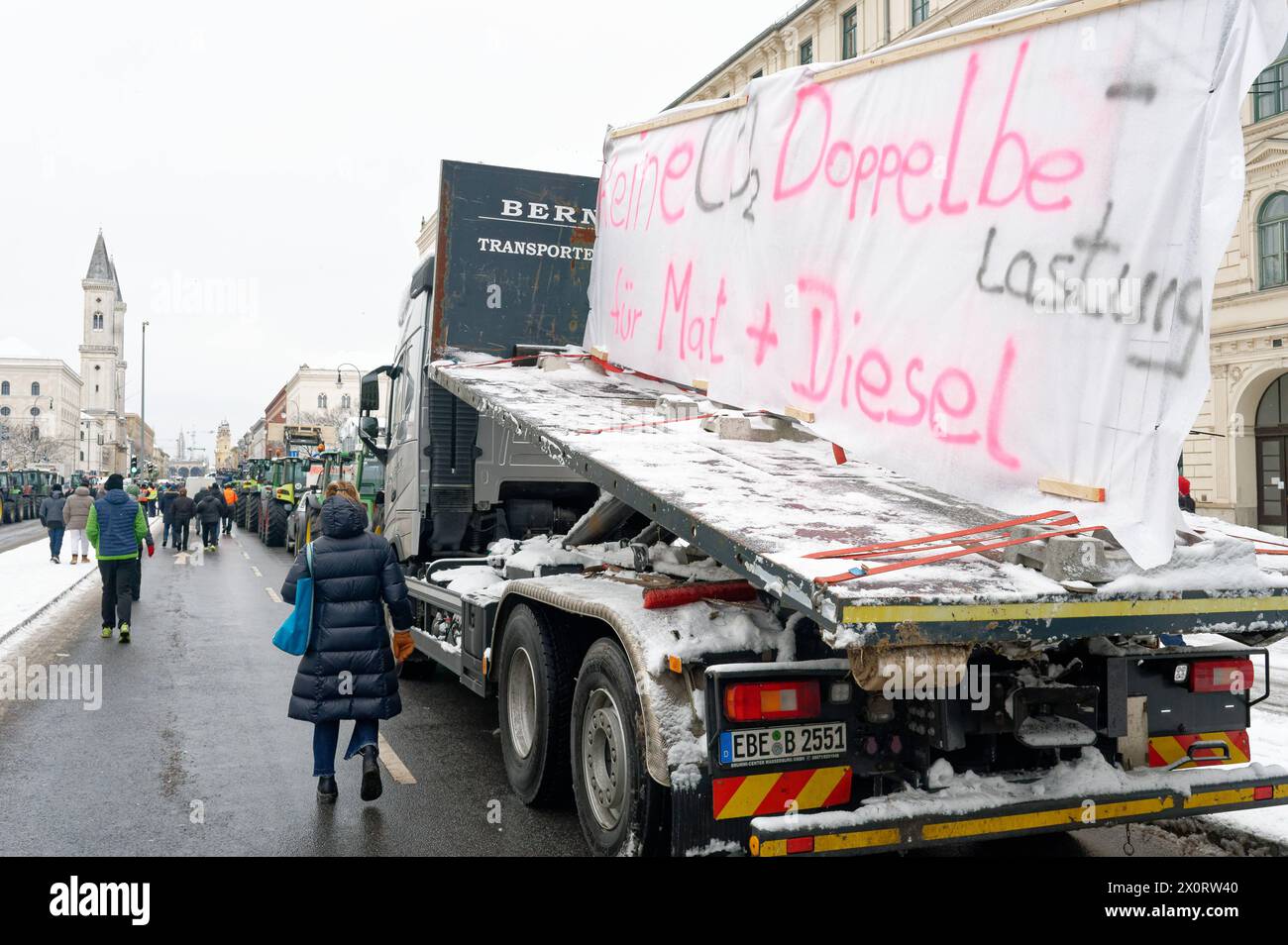 Bauernproteste Bauernproteste in München auf der Leopoldstraße Keine ...
