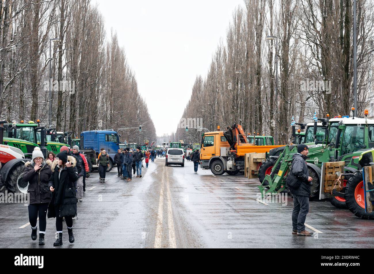 Bauernproteste Bauernproteste in München auf der Leopoldstraße ...