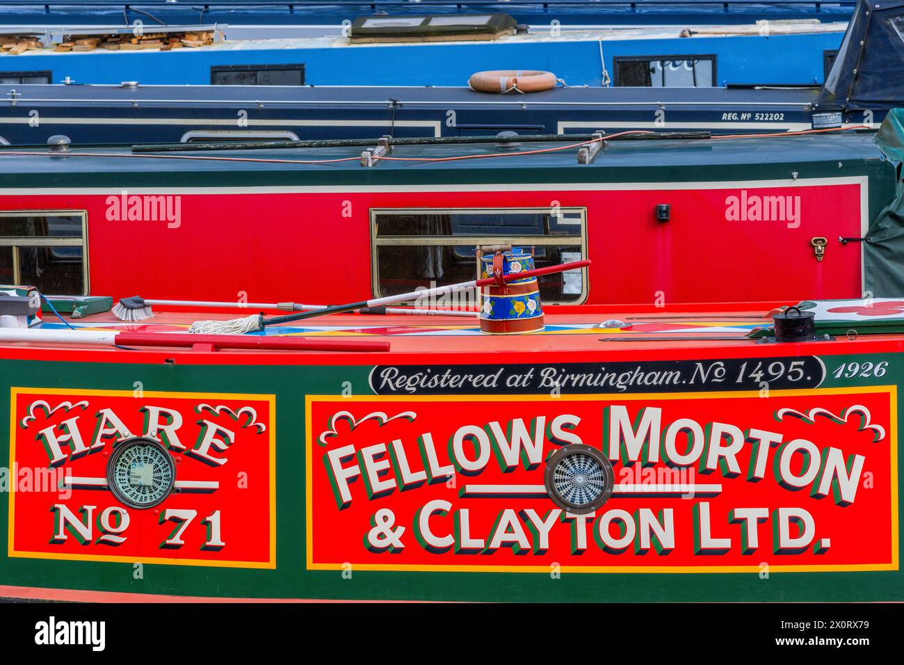 Canal Inland Waterway Narrow Boat Barge Houseboat Warwickshire West Midlands England Uk Stock