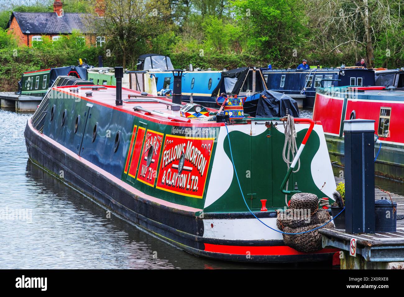 canal inland waterway narrow boat barge houseboat warwickshire west ...