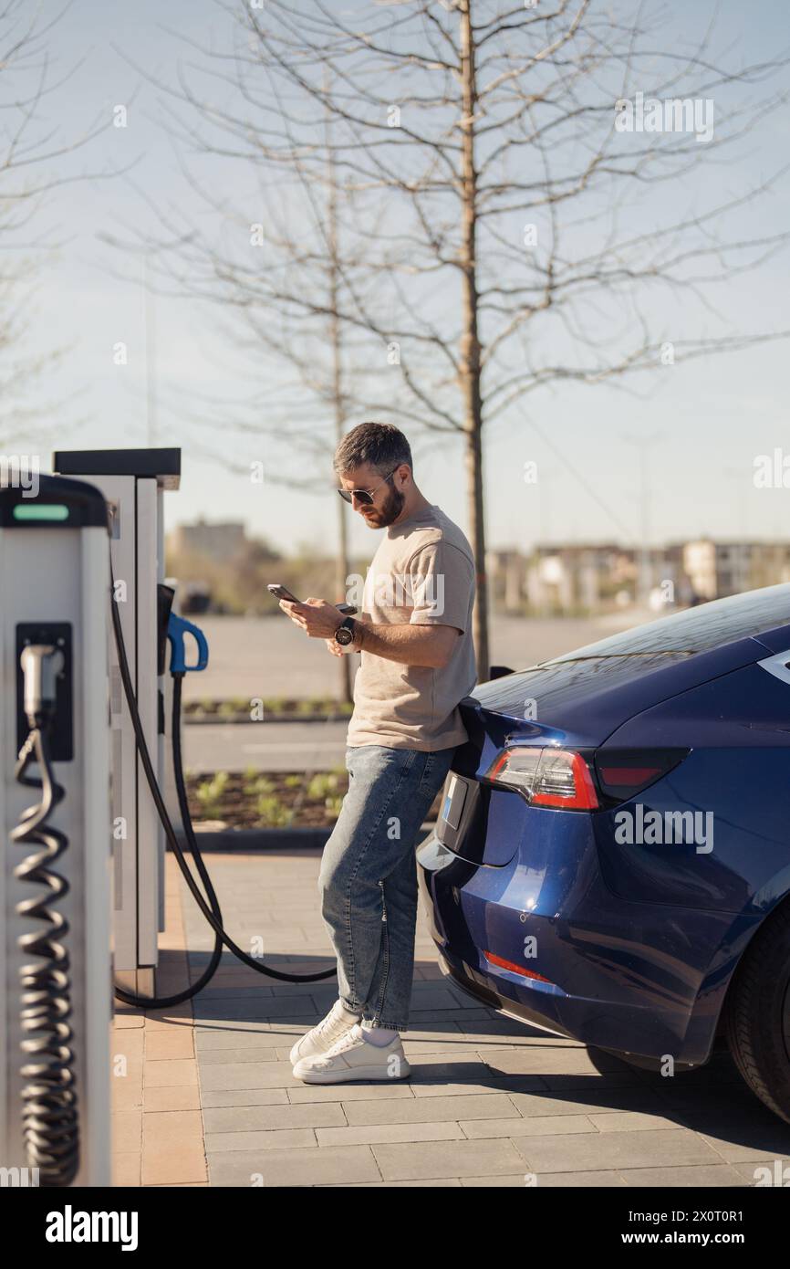 Electric vehicle charges public hi-res stock photography and images - Alamy