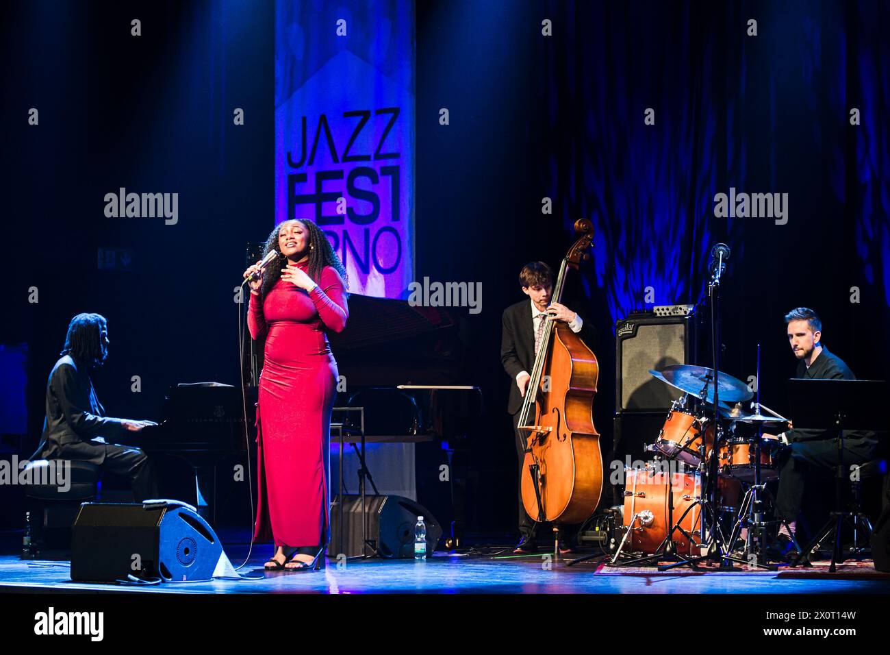 Samara joy singer hi-res stock photography and images - Alamy