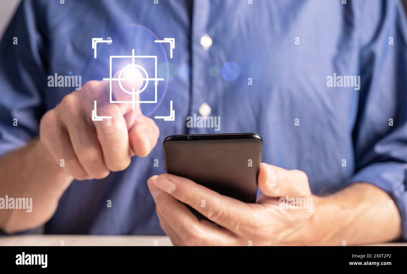 Finger search button on screen hi-res stock photography and images - Alamy