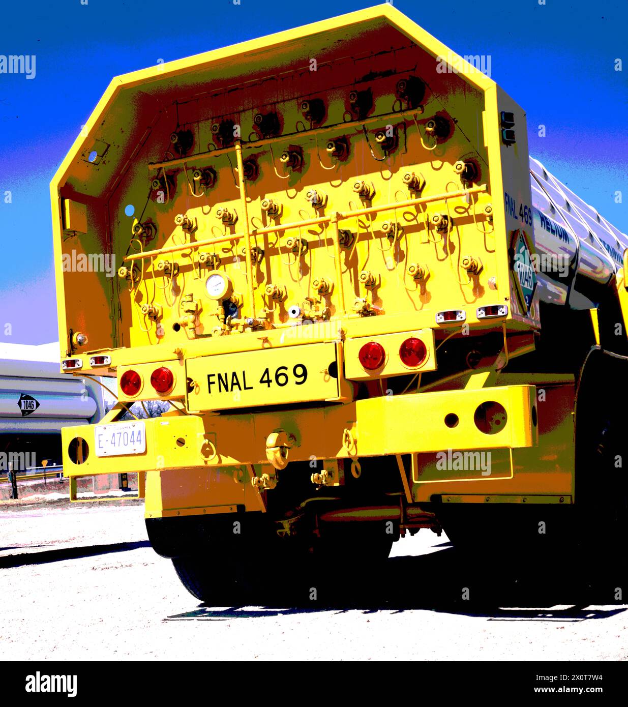 Yellow and blue truck hi-res stock photography and images - Alamy