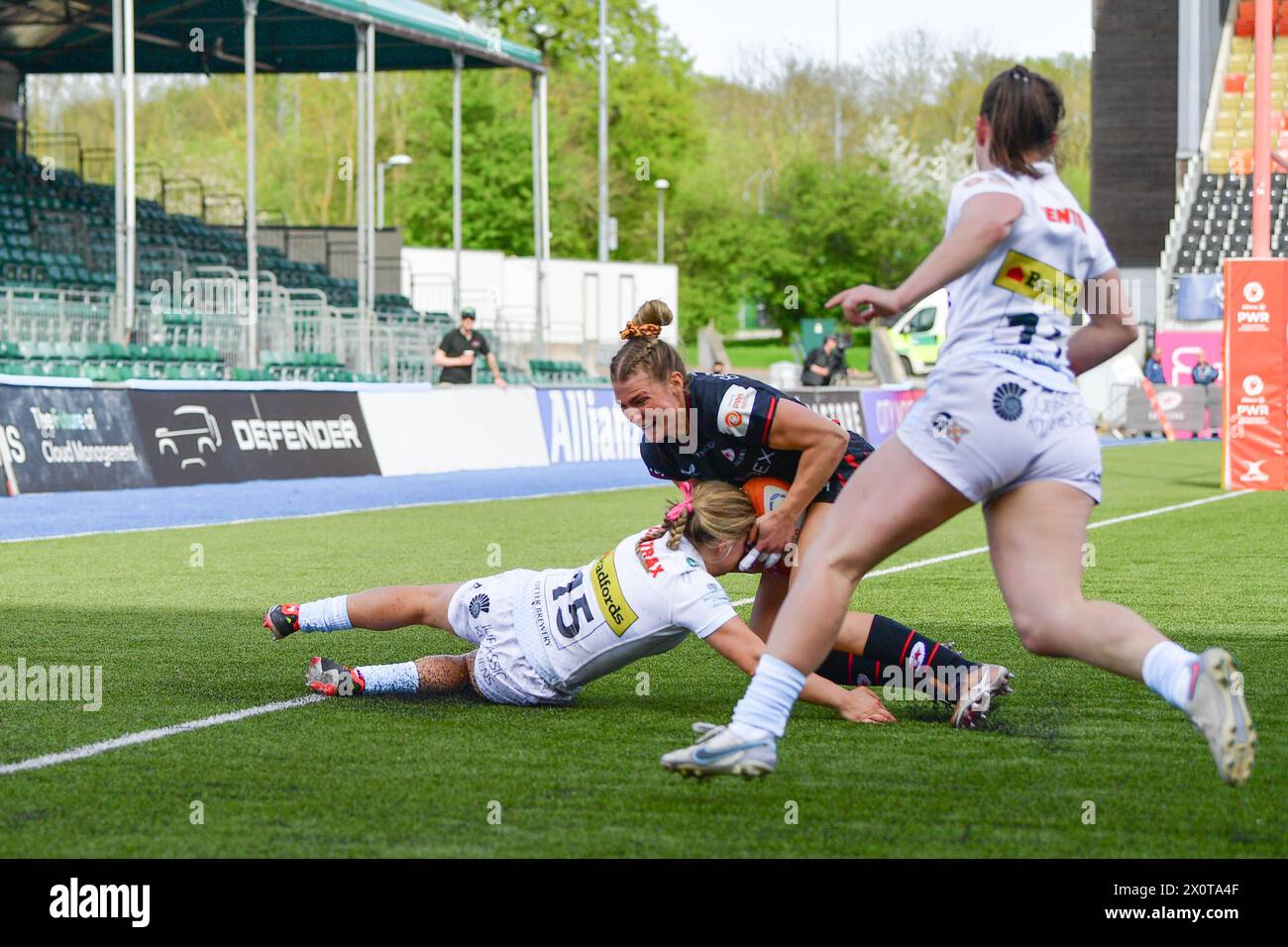 Lotte Clapp of Saracens Women score an important second half try to ...