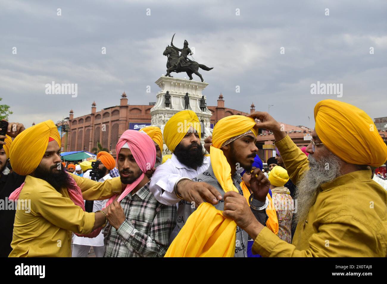 AMRITSAR, INDIA - APRIL 13: Volunteers of Akal Purakh Ki Fauj (APKF ...
