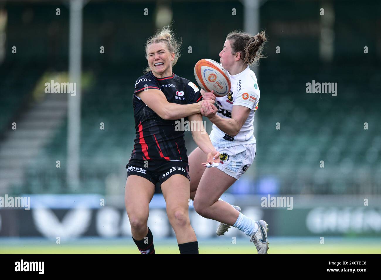 Lotte Clapp of Saracens Women jumps for the lose ball during the ...