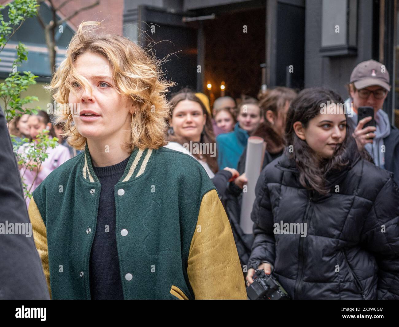 Rising voice hi-res stock photography and images - Alamy