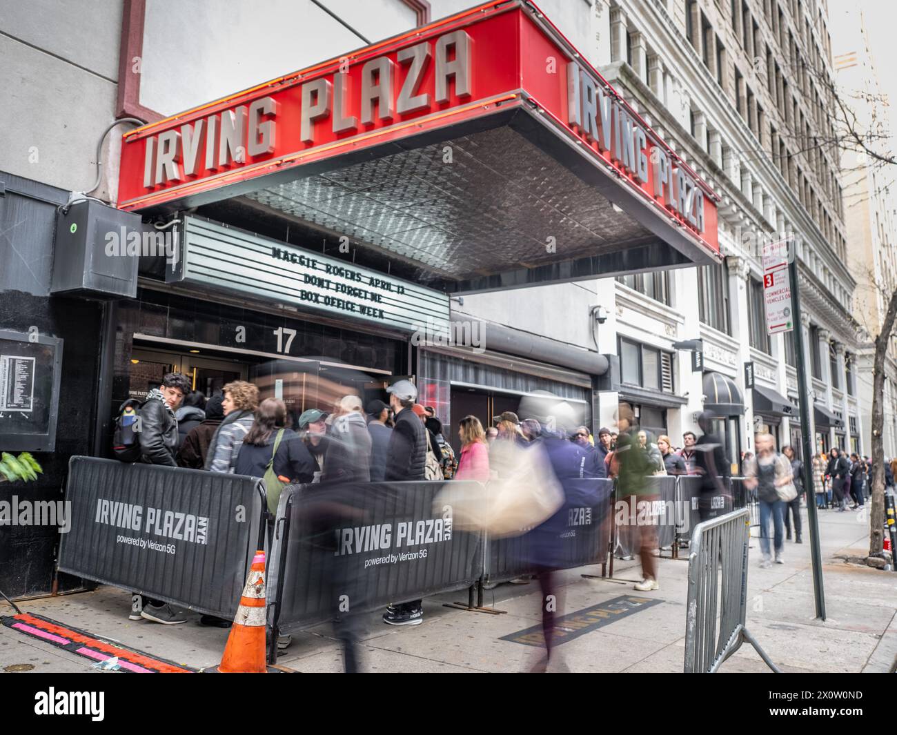 Thousands of Maggie Rogers fans await to buy tockets for tonigh's ...