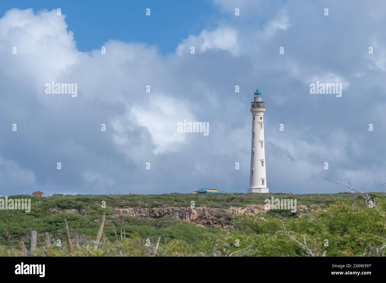 Baby Beach Aruba - infinity pool in foreground Stock Photo - Alamy