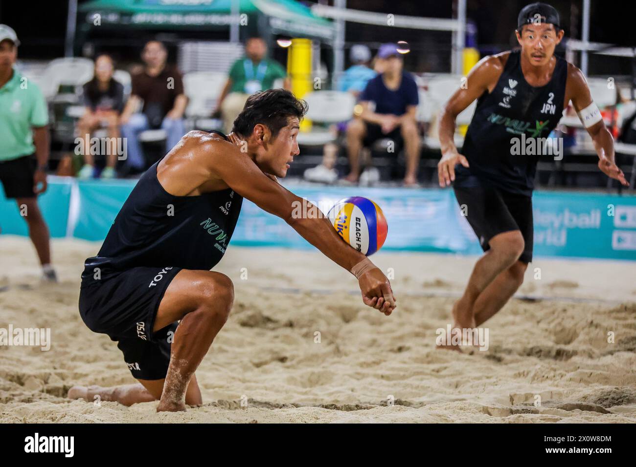 Mens pro volleyball hi-res stock photography and images - Alamy