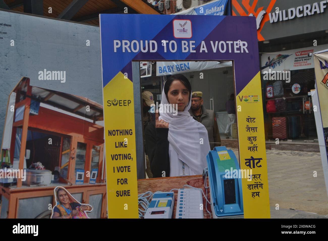 Elections in india school hi-res stock photography and images - Alamy