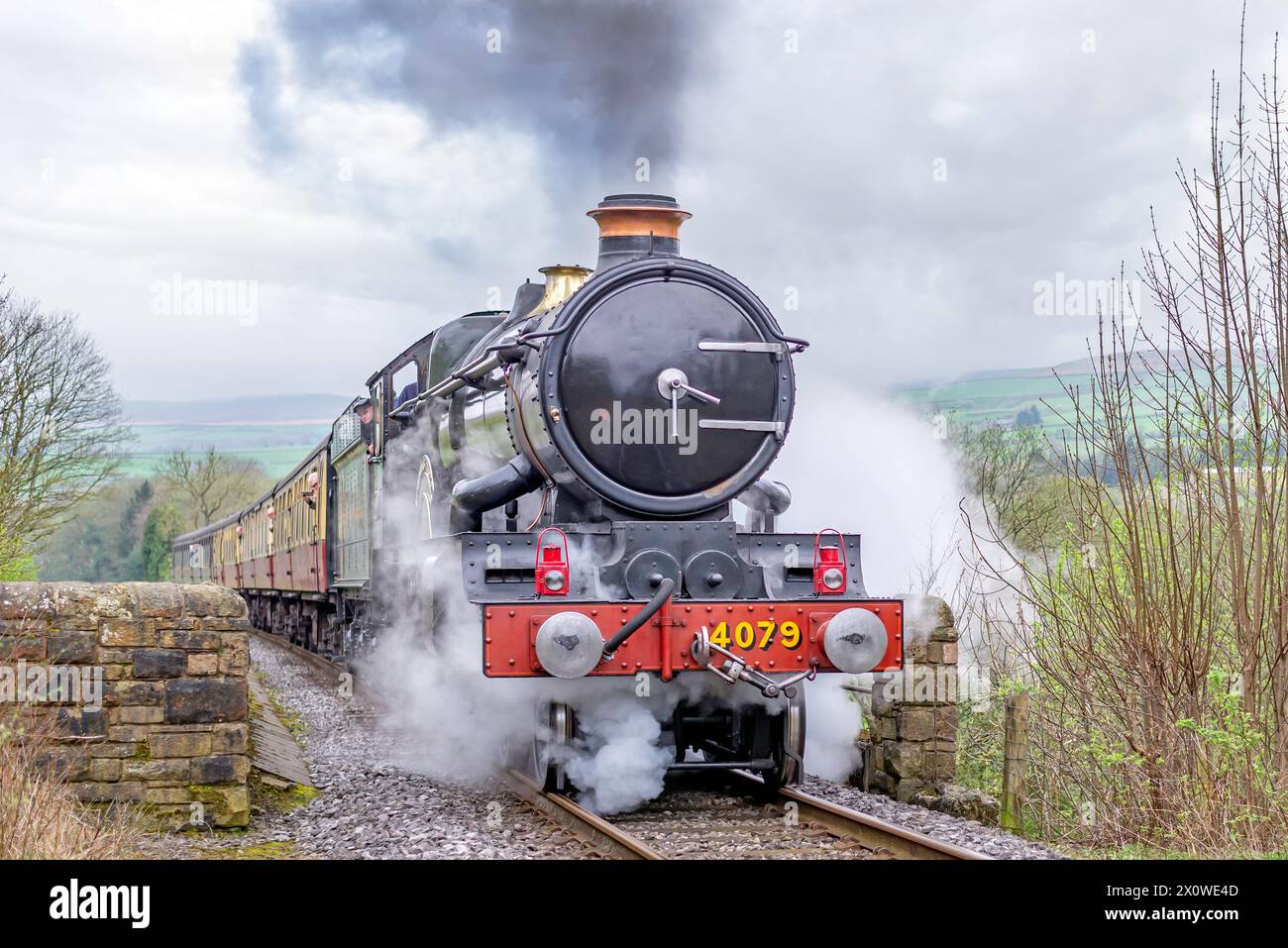 GWR "Castle" class No.4079 "Pendennis Castle" 4-6-0 steam locomotive ...