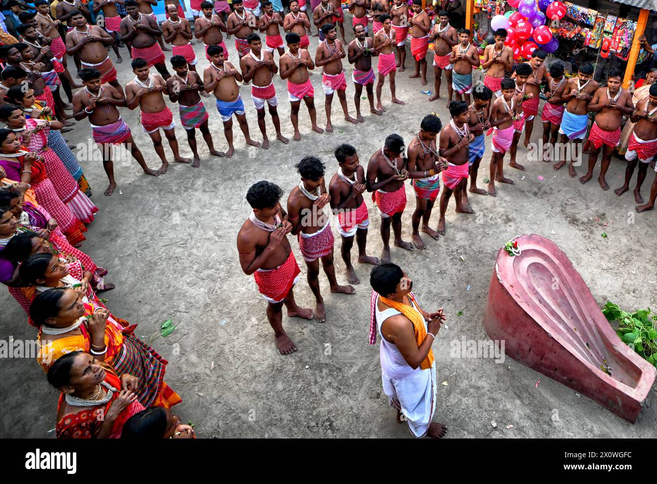 Bagnan, India. 13th Apr, 2024. Hindu devotees seen praying during the ...