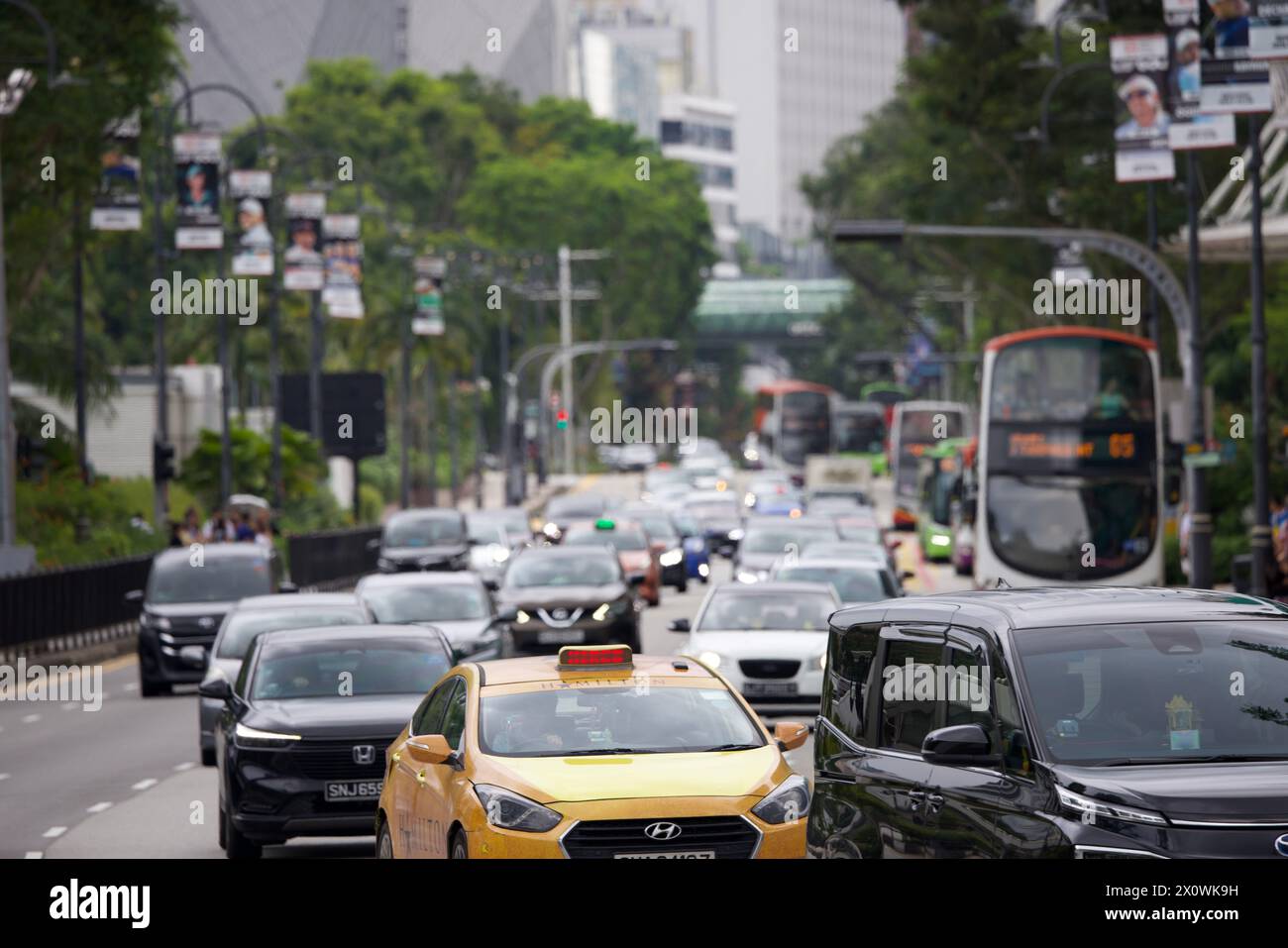 Traffic in Singapore Stock Photo - Alamy