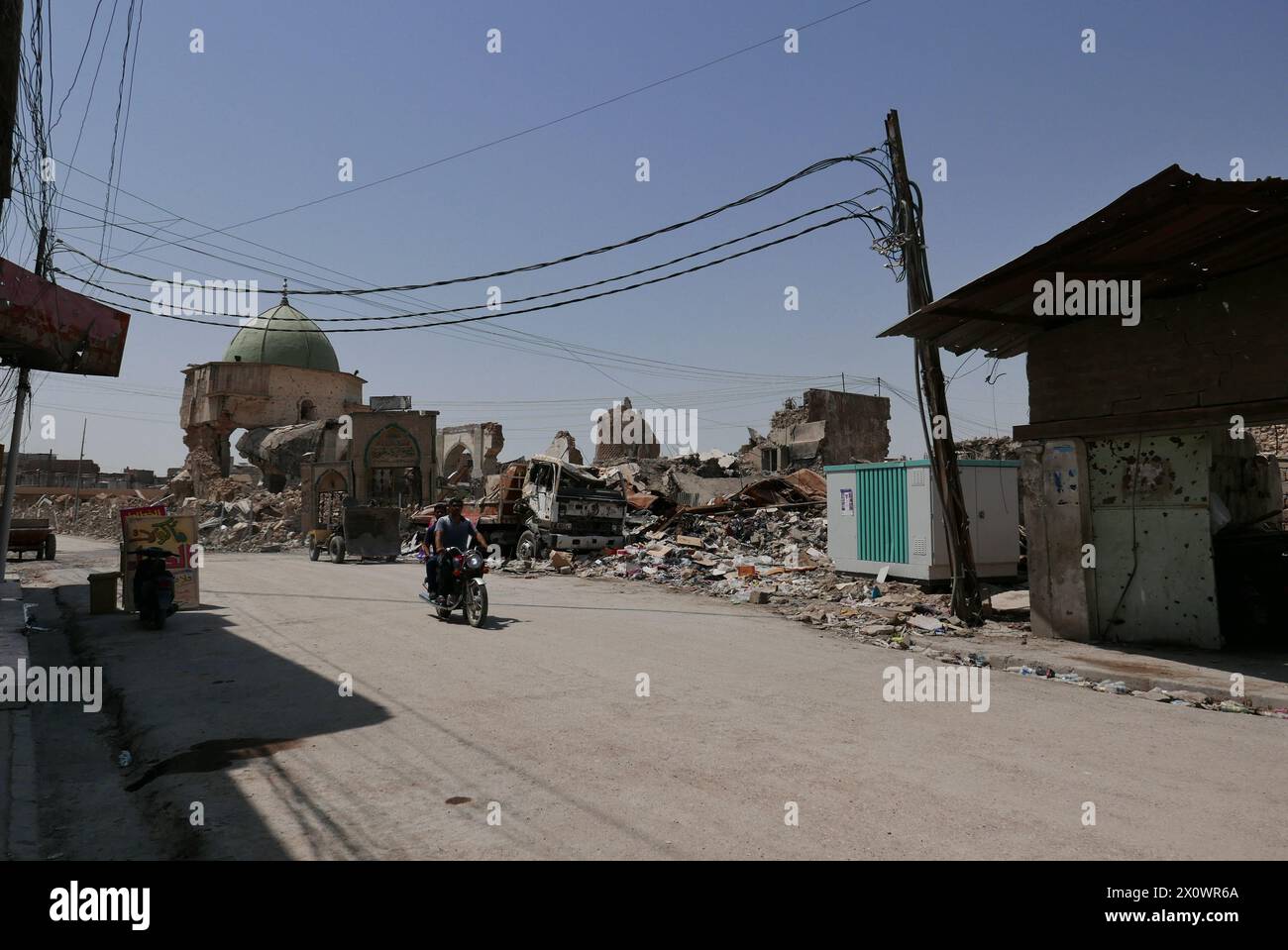 Destruction in the old town of Mosul, Iraq, after the battle against ...