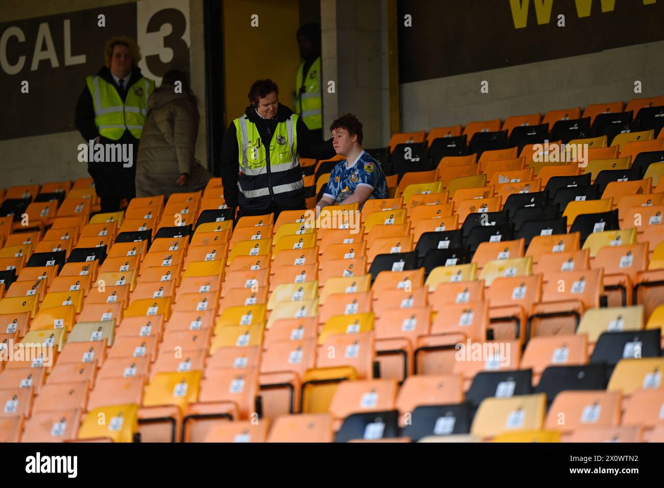 Distraught disbelief hi-res stock photography and images - Alamy