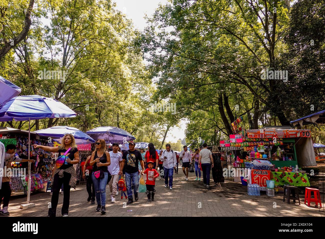 Tourists and locals enjoy a Sunday afternoon at Chapultepec Park in ...