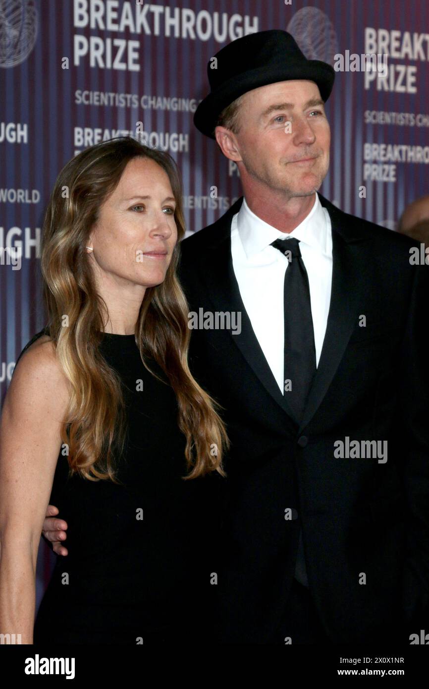 LOS ANGELES - APR 13: Shauna Robertson, Edward Norton at the 10th ...