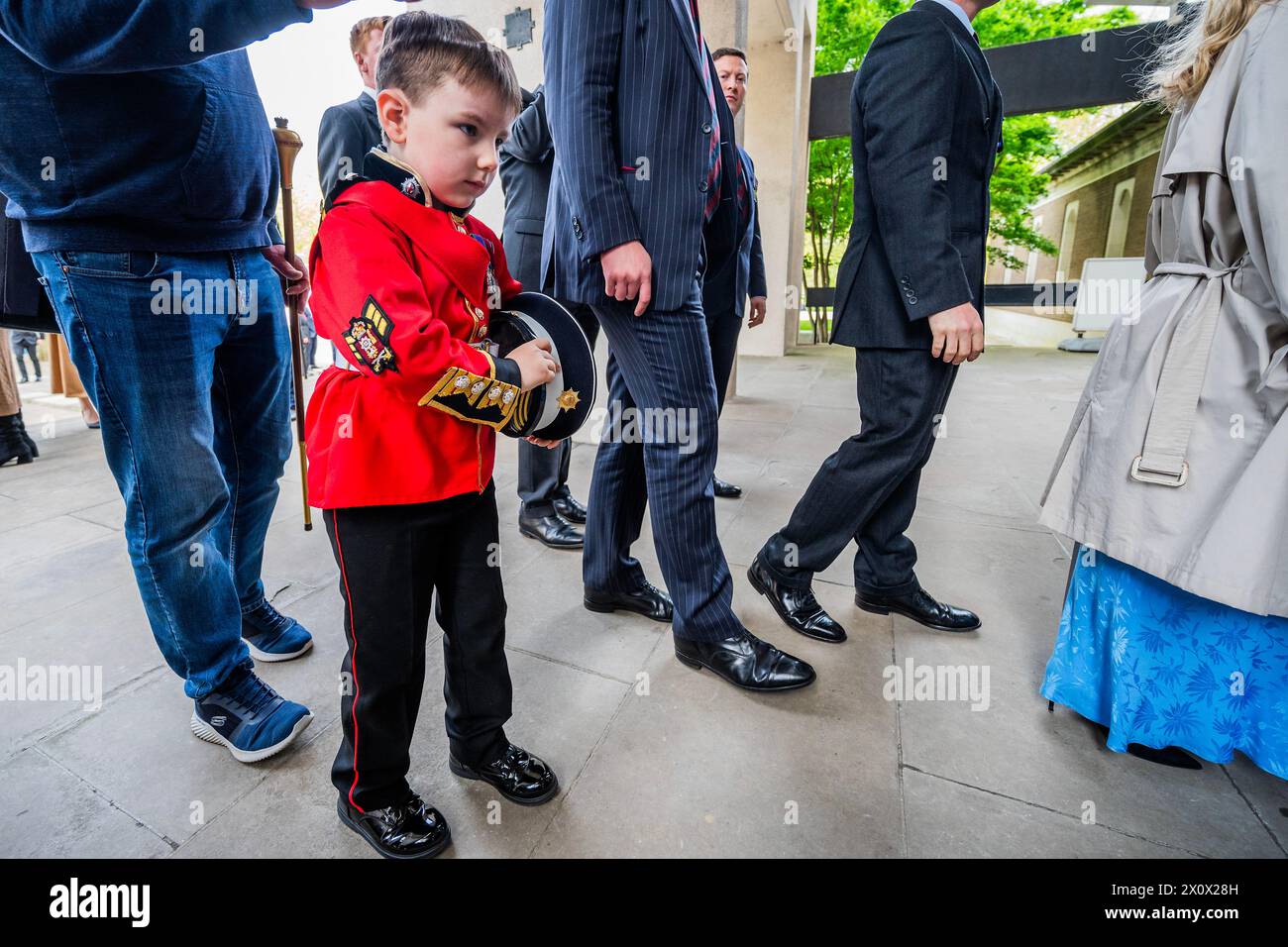 Coldstream guards uniform hi-res stock photography and images - Alamy