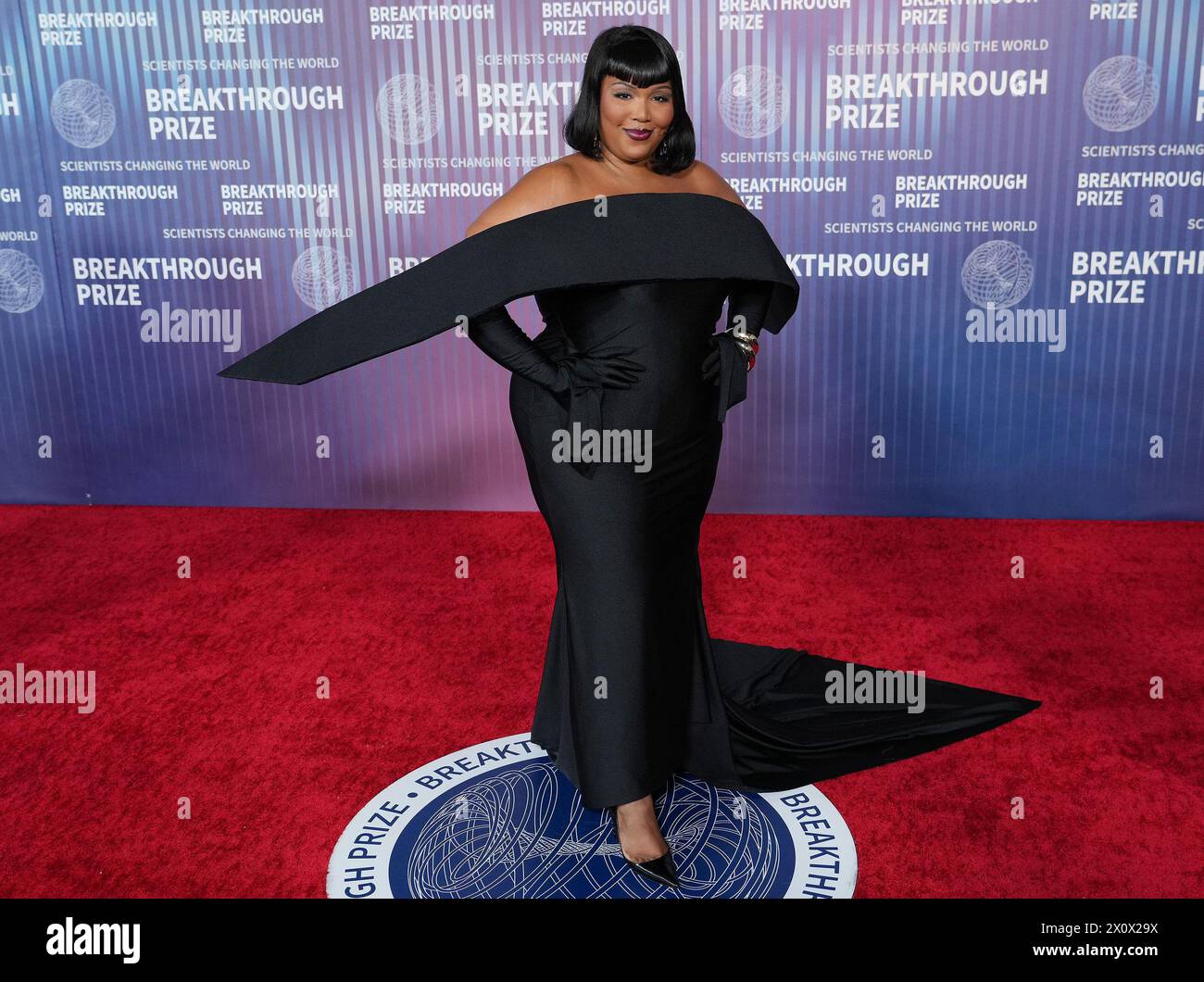 Lizzo arrives at the 10th Annual Breakthrough Prize Ceremony held at ...