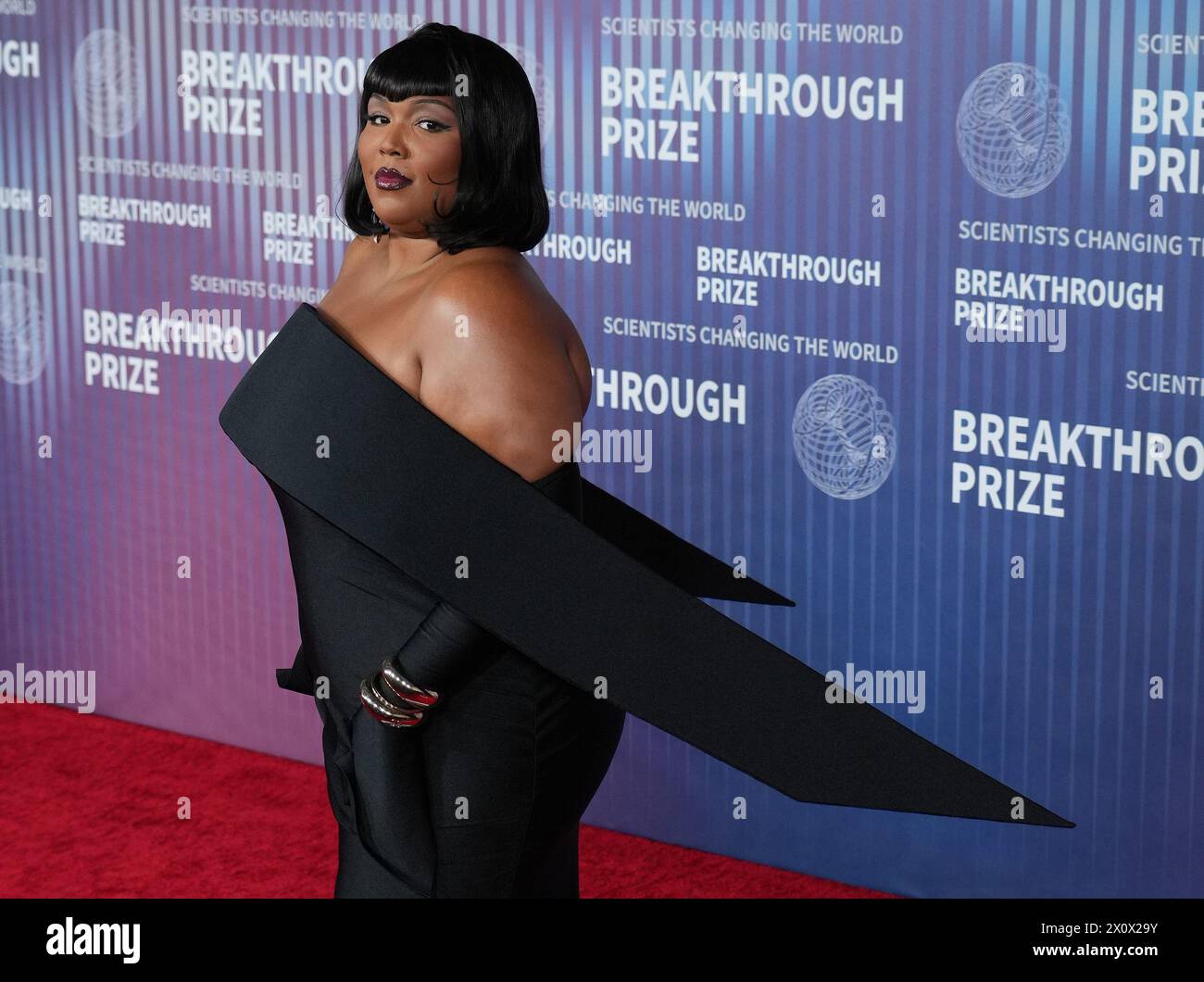 Lizzo arrives at the 10th Annual Breakthrough Prize Ceremony held at ...