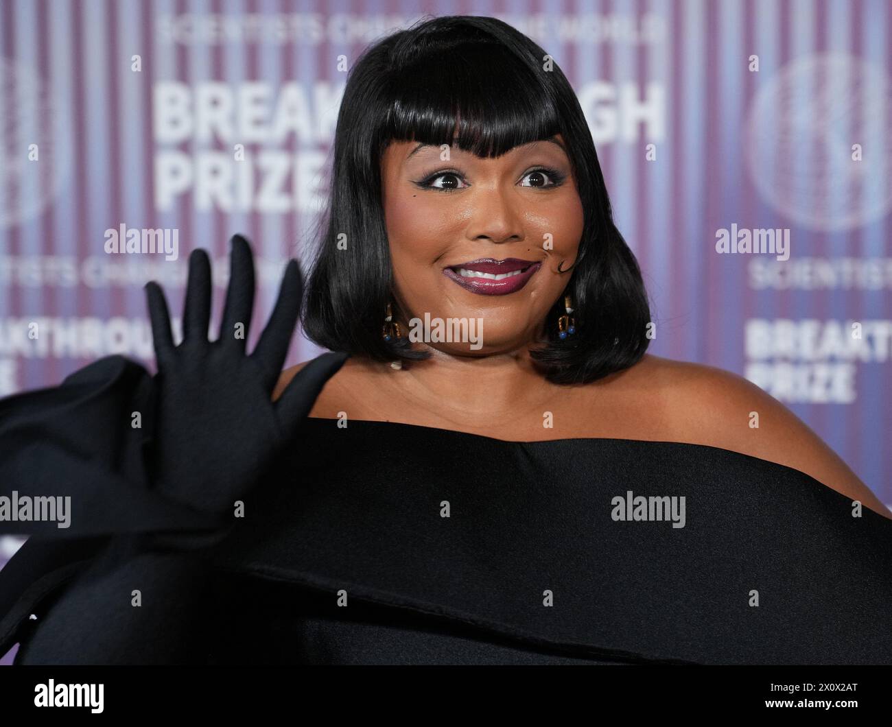 Lizzo arrives at the 10th Annual Breakthrough Prize Ceremony held at ...