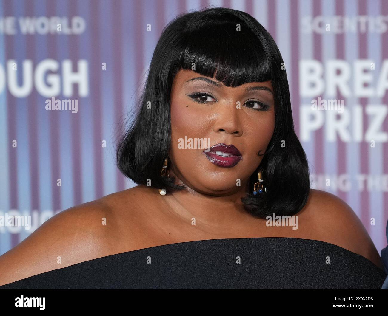Lizzo arrives at the 10th Annual Breakthrough Prize Ceremony held at ...