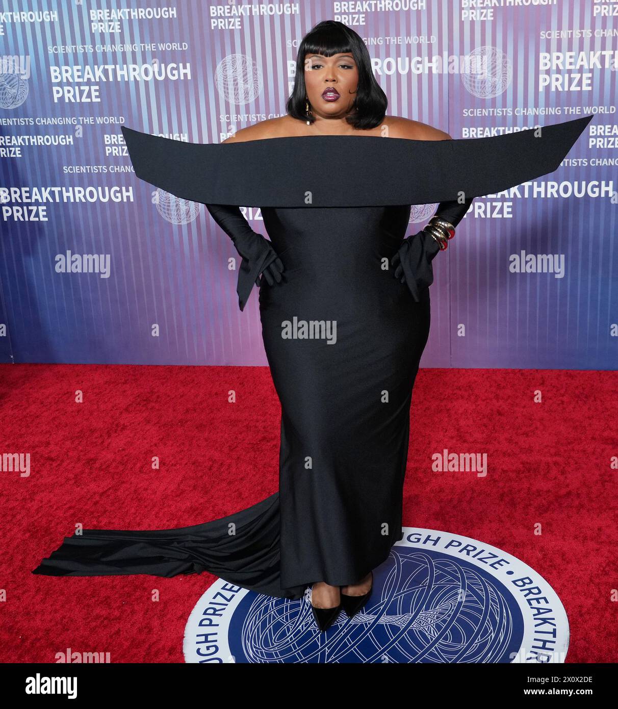 Lizzo arrives at the 10th Annual Breakthrough Prize Ceremony held at ...