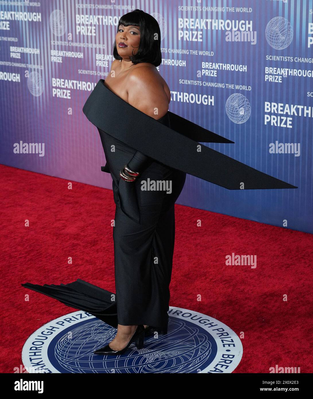 Lizzo arrives at the 10th Annual Breakthrough Prize Ceremony held at ...