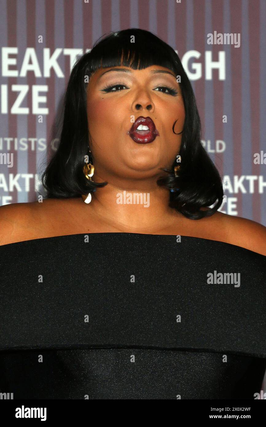 LOS ANGELES - APR 13: Lizzo at the 10th Annual Breakthrough Prize ...
