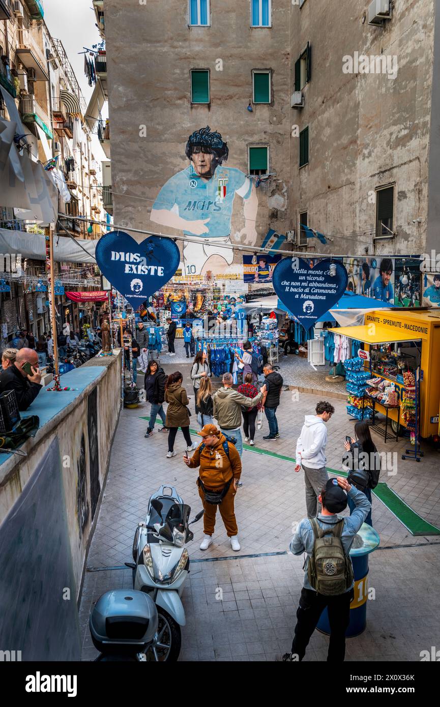 Maradona naples mural hi-res stock photography and images - Alamy