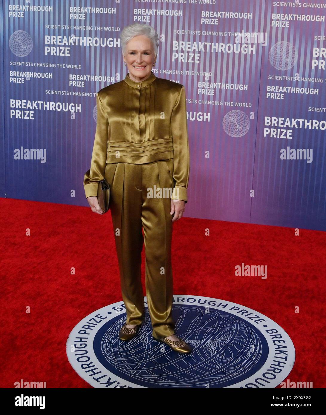 Glen Close attends the 10th annual Breakthrough Prize ceremony at the ...
