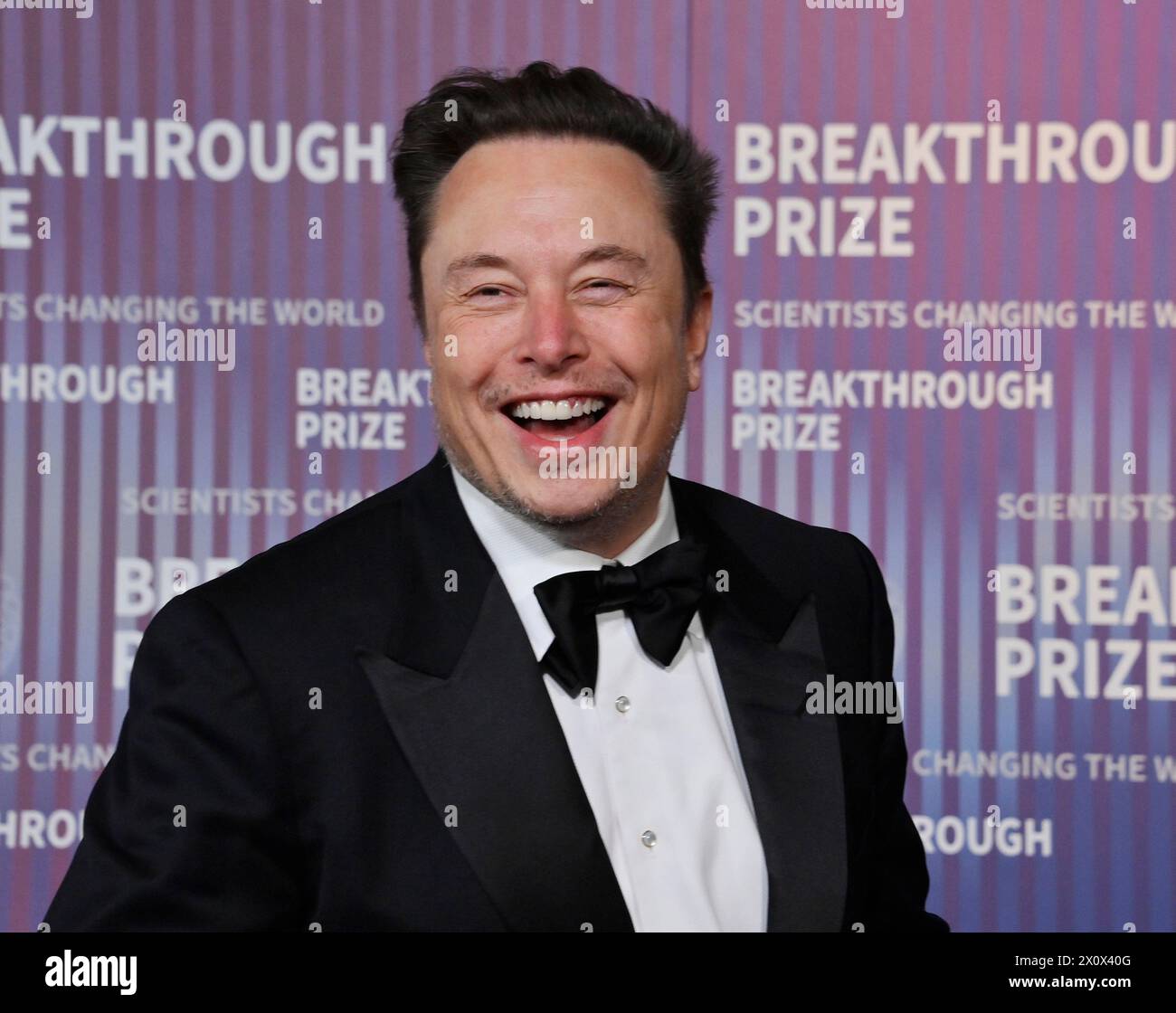 Elon Musk attends the 10th annual Breakthrough Prize ceremony at the ...