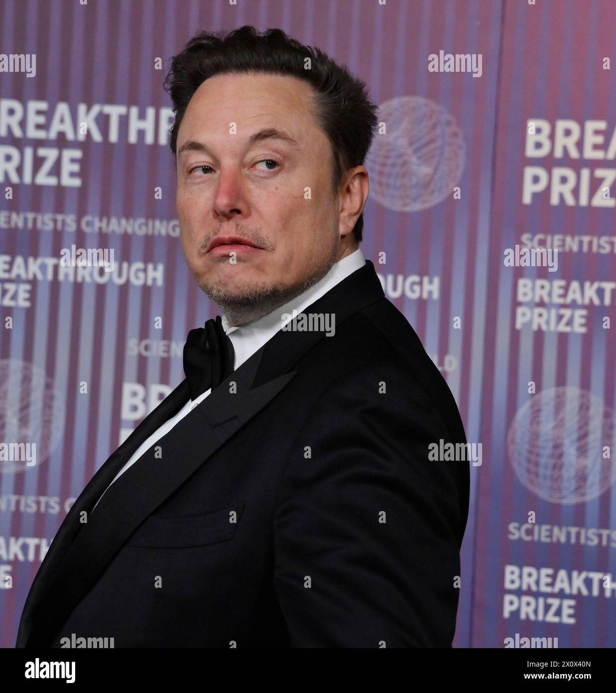 Elon Musk attends the 10th annual Breakthrough Prize ceremony at the ...