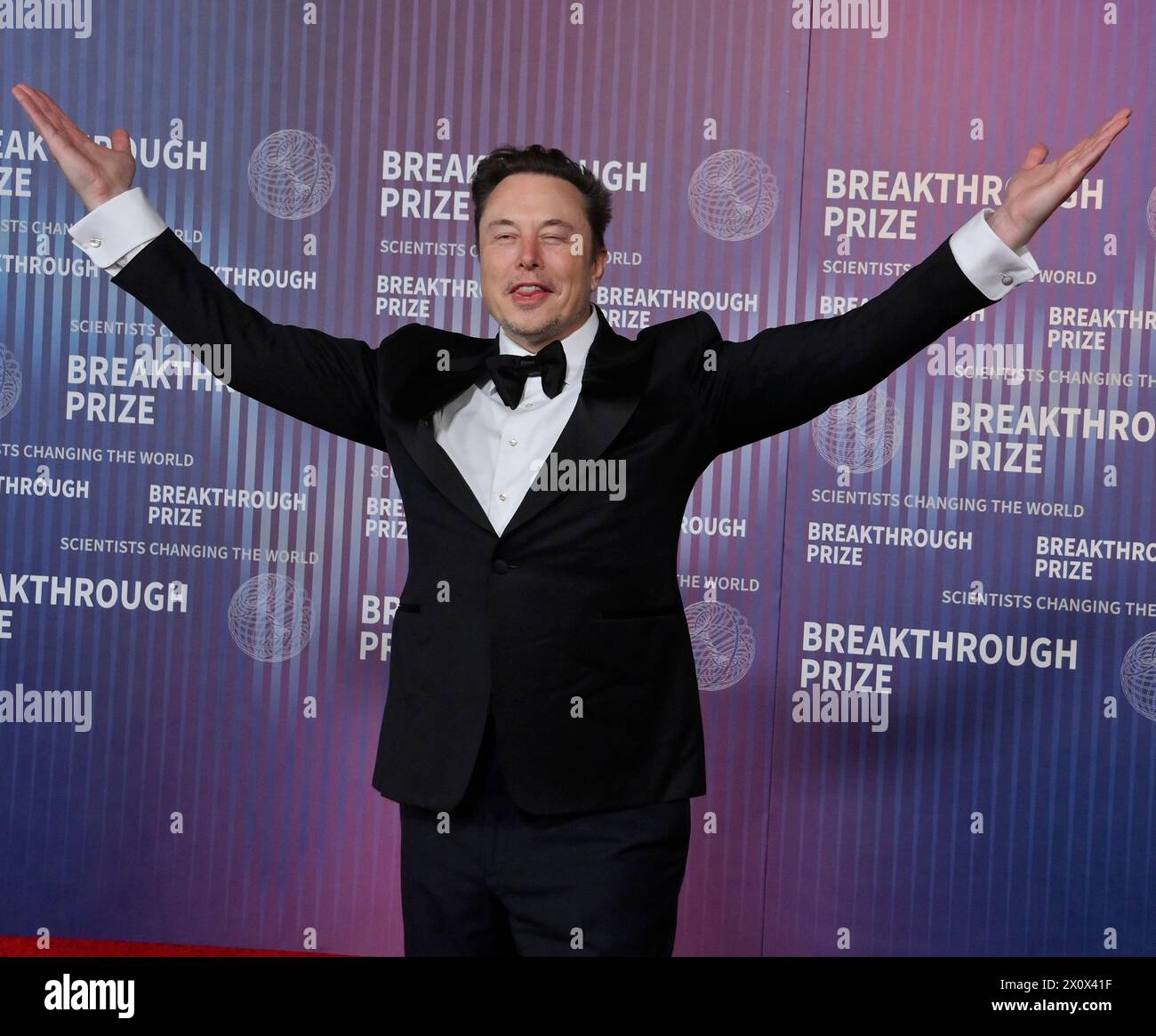 Elon Musk attends the 10th annual Breakthrough Prize ceremony at the ...