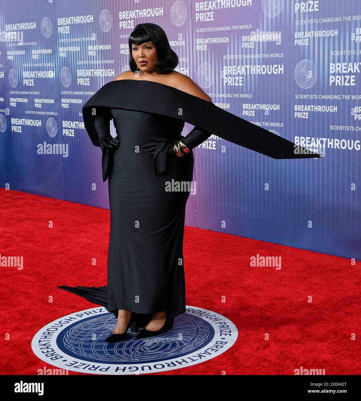 Lizzo attends the 10th annual Breakthrough Prize ceremony at the ...