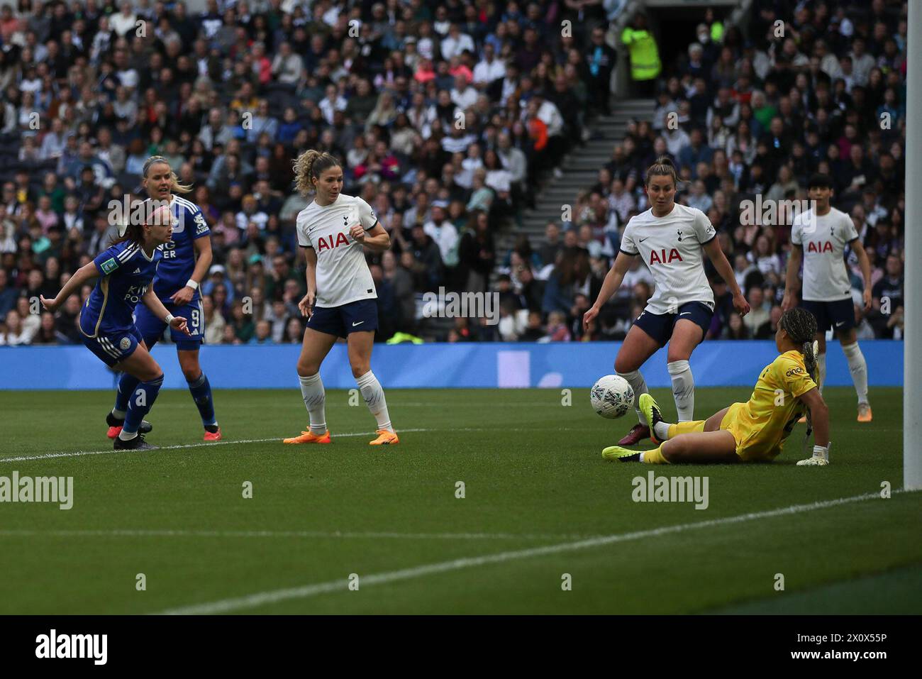 London, UK. 14th Apr, 2024. Sam Tierney of Leicester City Women has a ...
