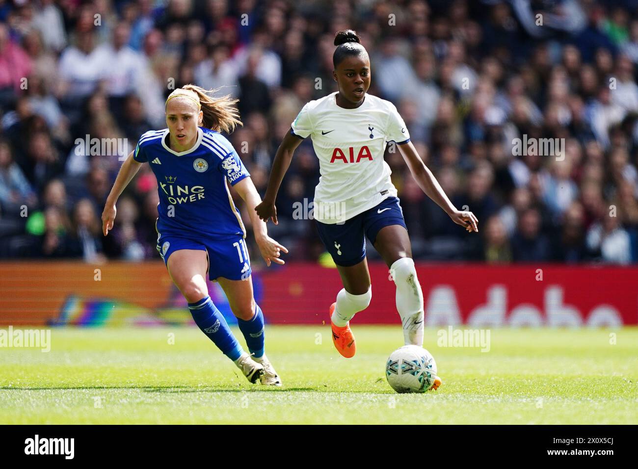 Leicester City's Janice Cayman (left) and Tottenham Hotspur's Jessica ...