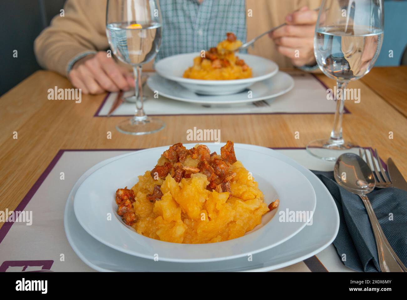 Cocina tradicional interior hi-res stock photography and images - Alamy
