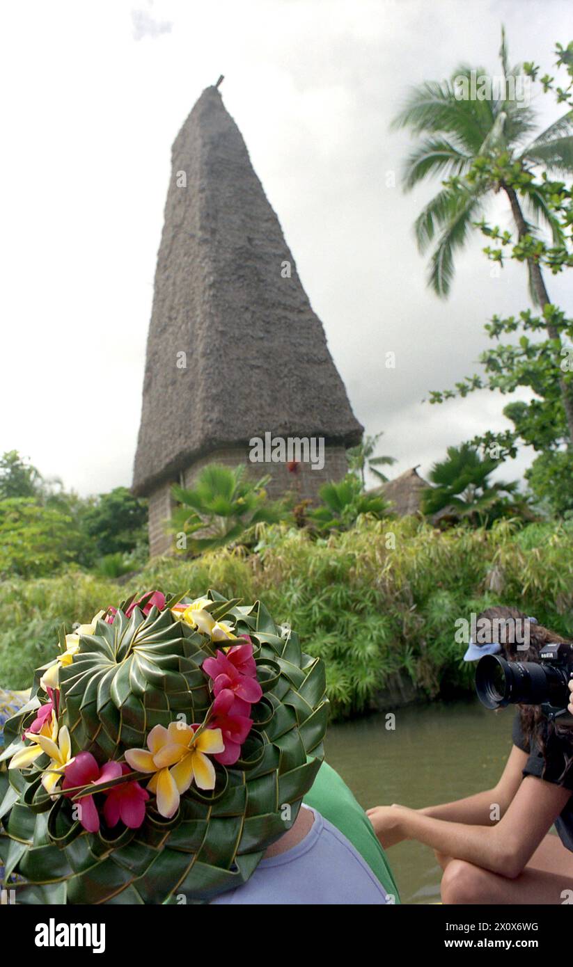 Hawaii, U.S.A., approx. 1993. Visitors in a boat tour at the Polynesian ...