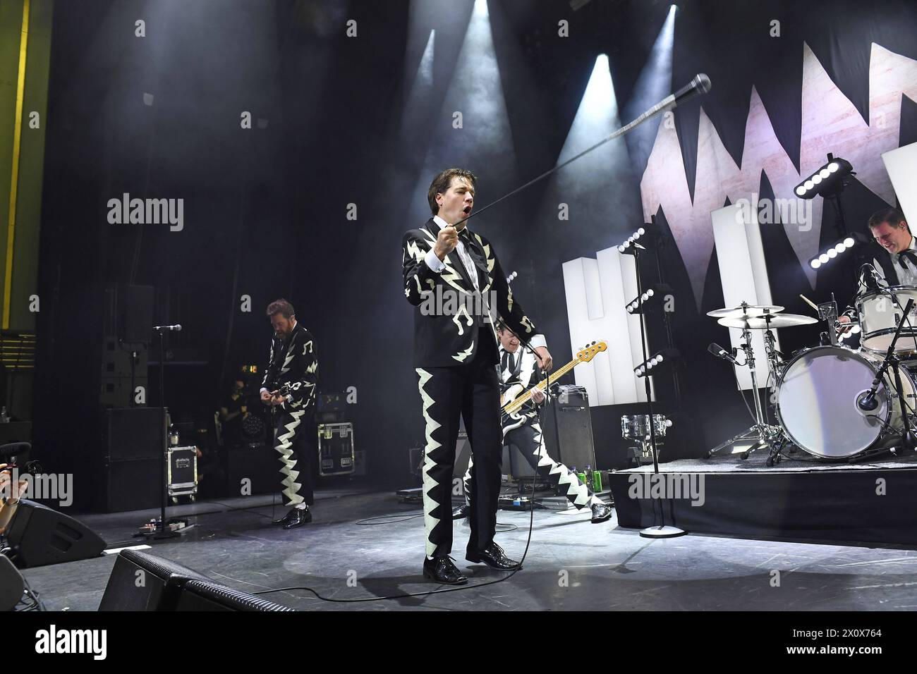 The hives band 2024 hi-res stock photography and images - Alamy