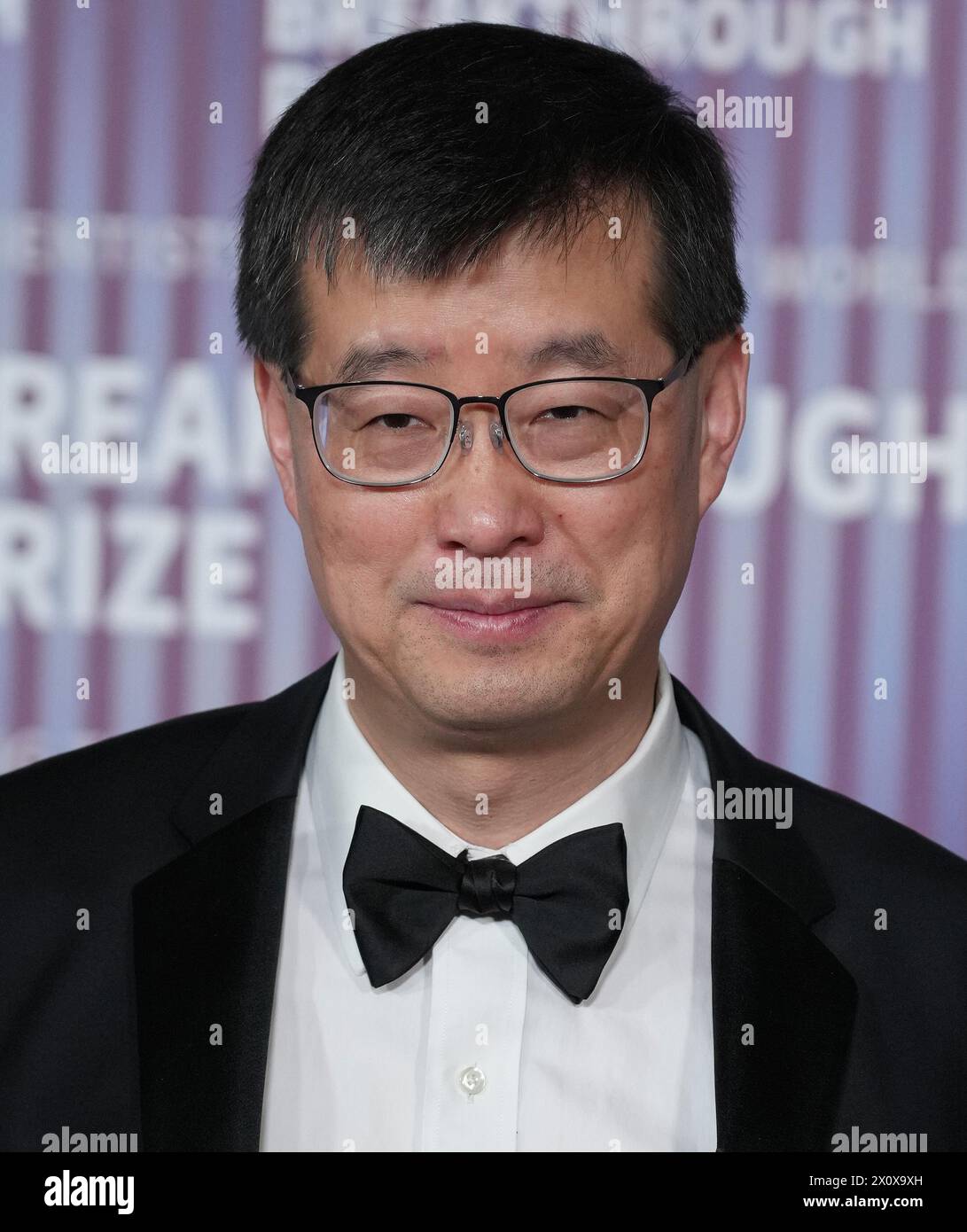 Jun Ye arrives at the 10th Annual Breakthrough Prize Ceremony held at ...