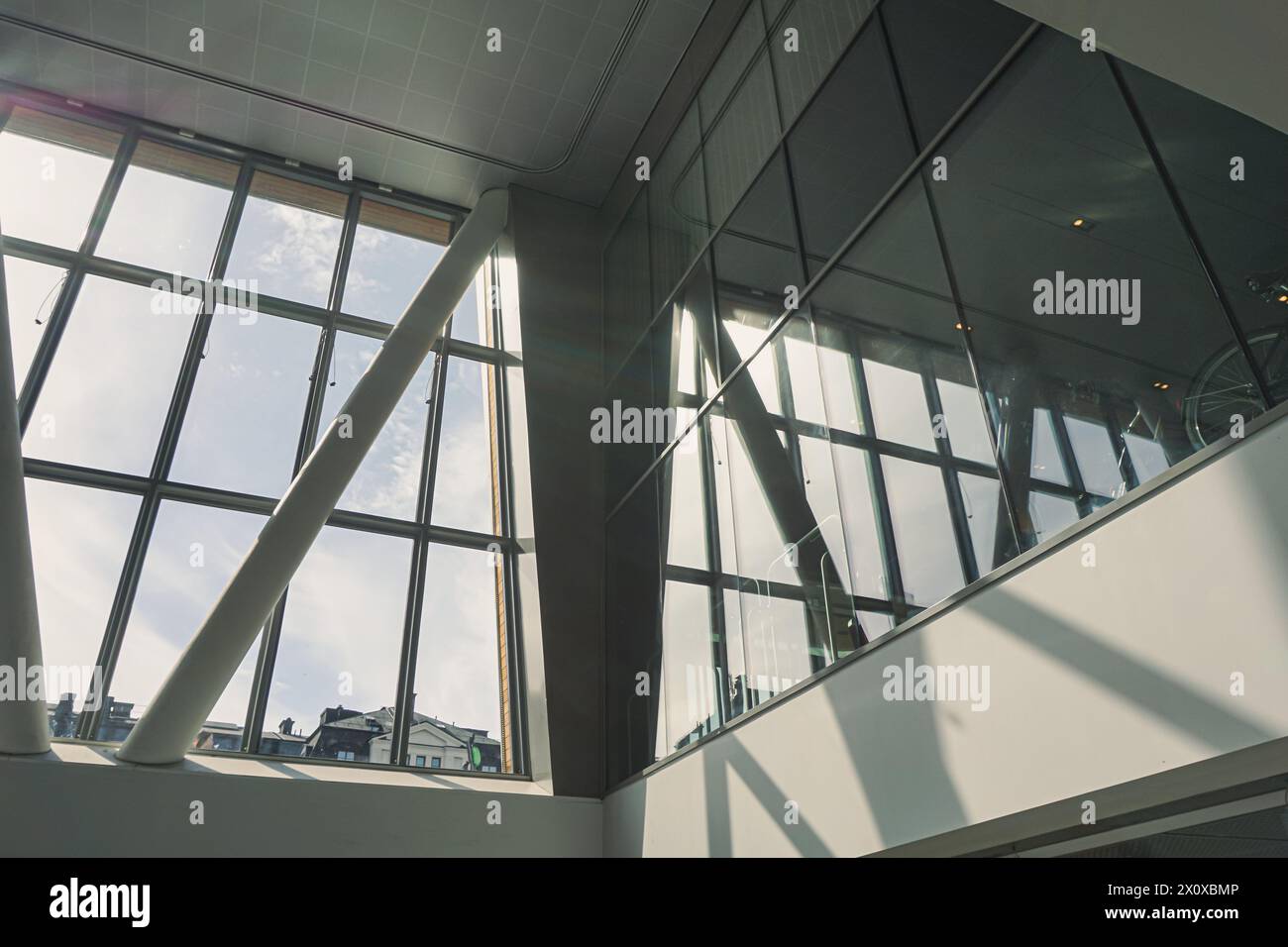 Aluminium building no windows hi-res stock photography and images - Alamy