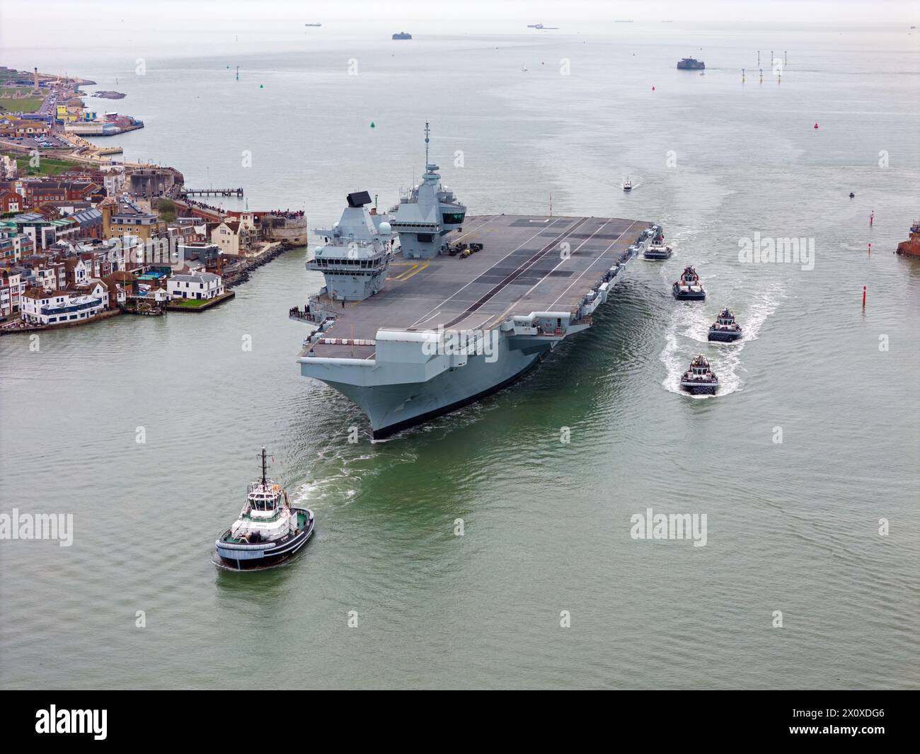 Qec aircraft carrier hi-res stock photography and images - Alamy