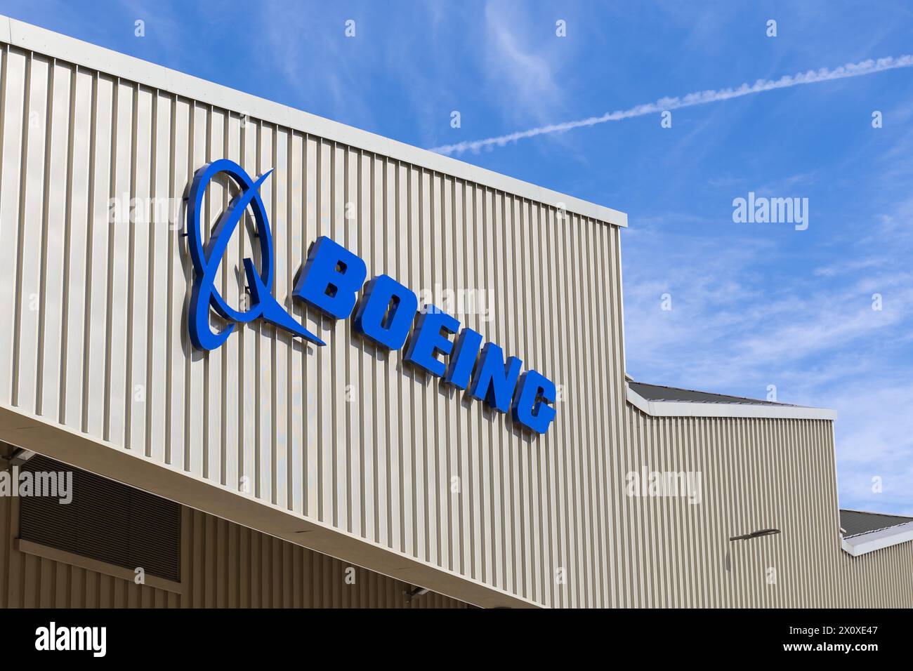 Boeing factory sign hi-res stock photography and images - Alamy