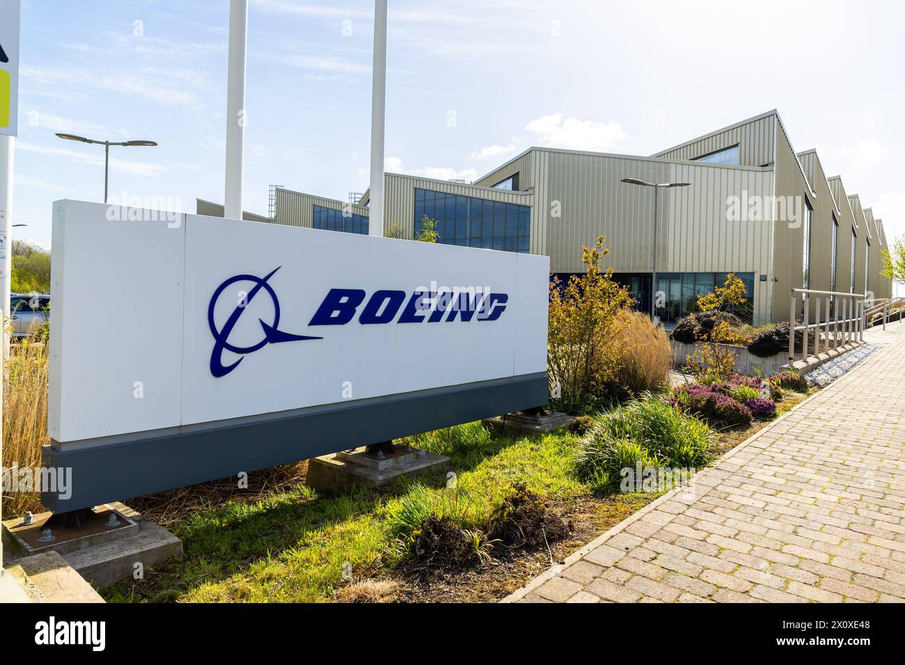 Trailing edge actuator systems hi-res stock photography and images - Alamy