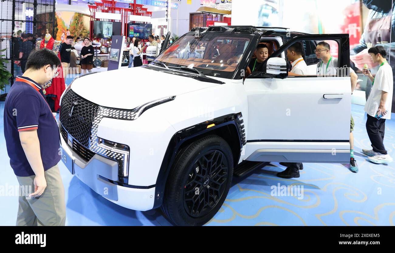 Yangwang u8 hi-res stock photography and images - Alamy